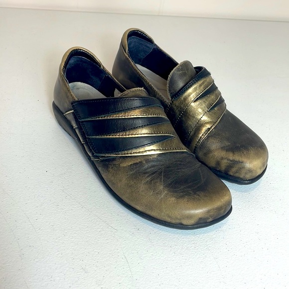 Naot | Shoes | Noat Rapoka Metallic Distressed Adjustable Strap Flat ...